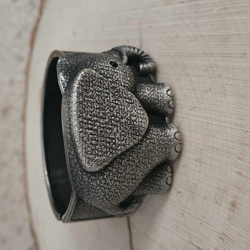 Lovely Silver Metal Elephant Design Hinge Cuff Bracel… - Gem